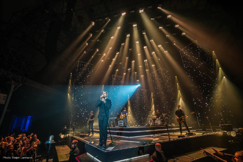 Ayrton Magicpanel-R mit Andreas Bourani auf „Hey-Tour”